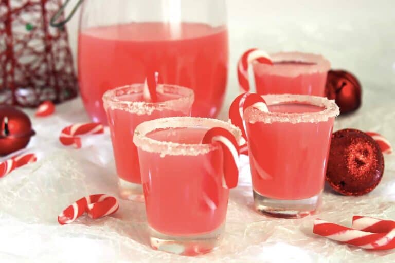 Christmas Peppermint Cocktails - The Littlest Crumb