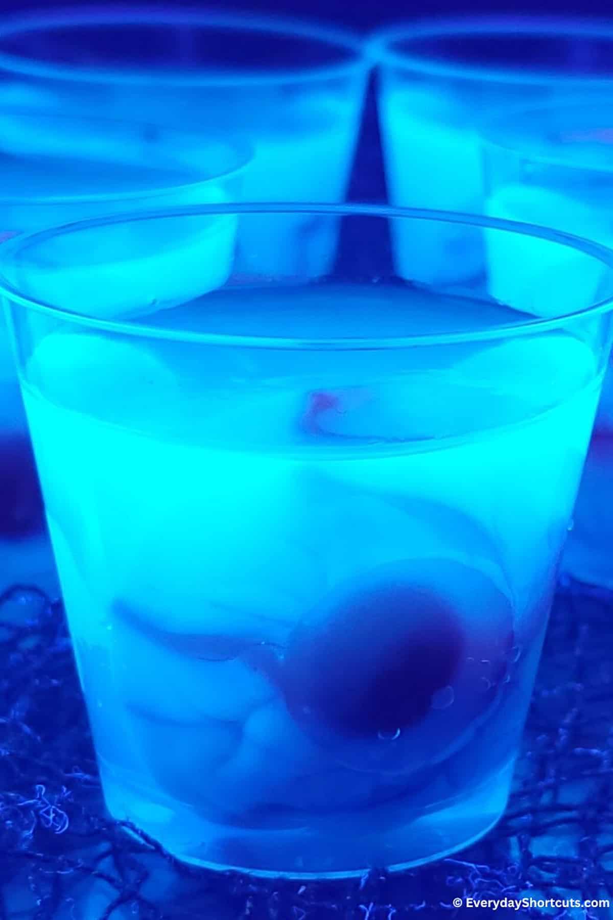 10+ Spooky Halloween Jello Shots