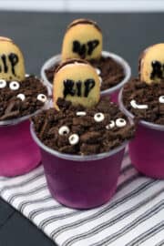 10+ Spooky Halloween Jello Shots